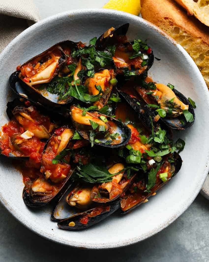 Mussels in Spicy Tomato Sauce | Lindsey Eats