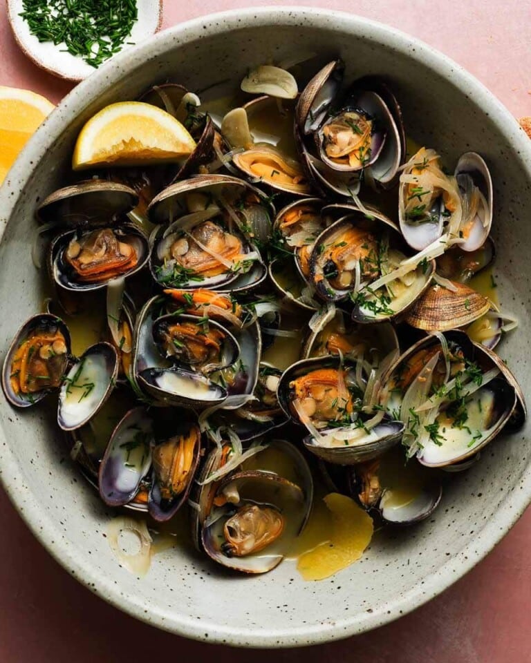 Quick Beer-Steamed Clams with Garlic | Lindsey Eats